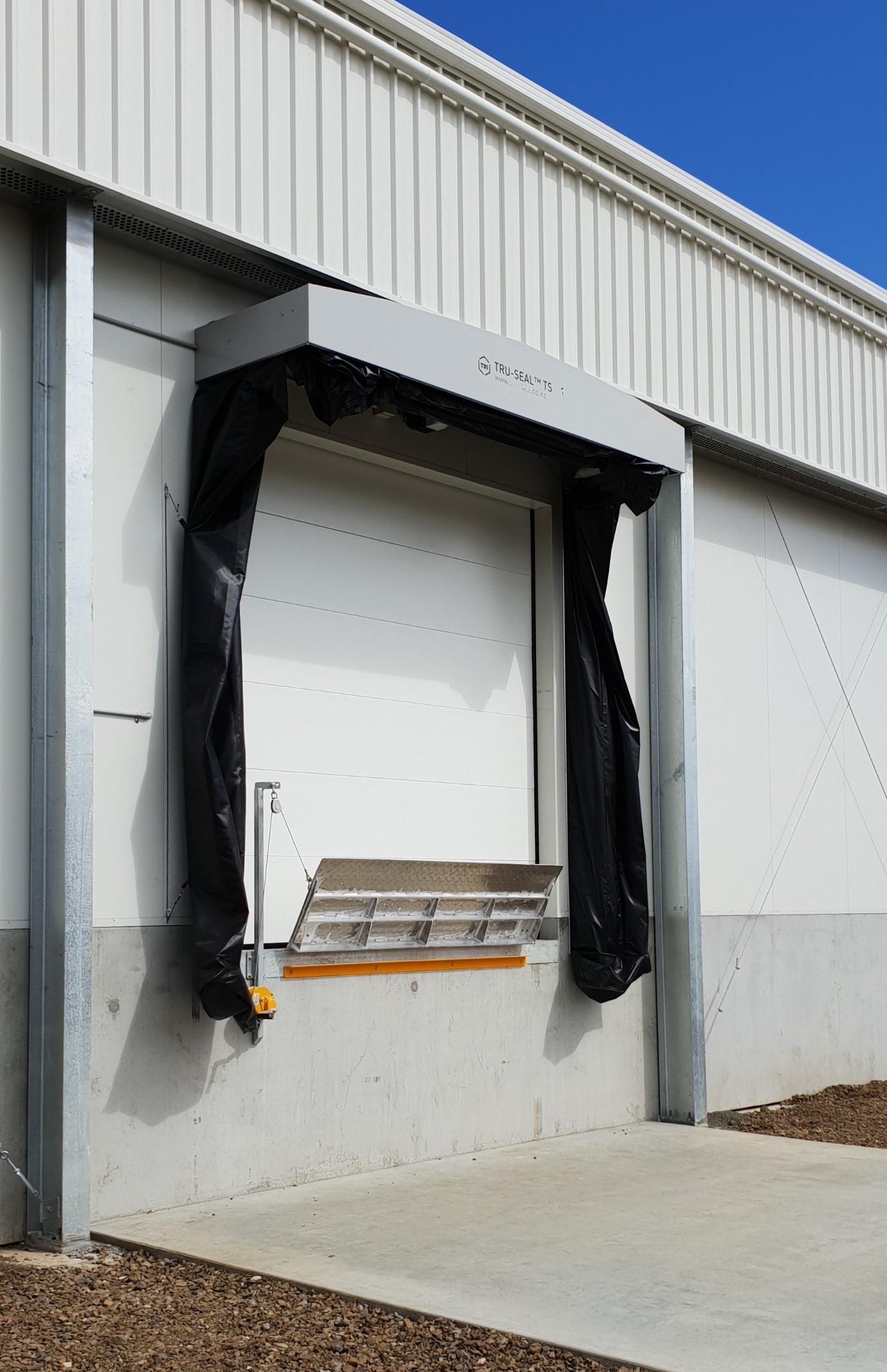 TRU-SEAL Inflatable Dock Seal | Brid River